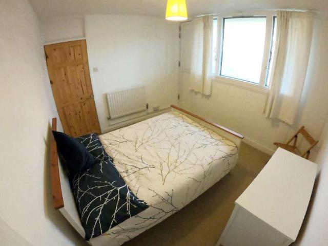 3 Bedroom Shared Living/roommate London London LS97238159