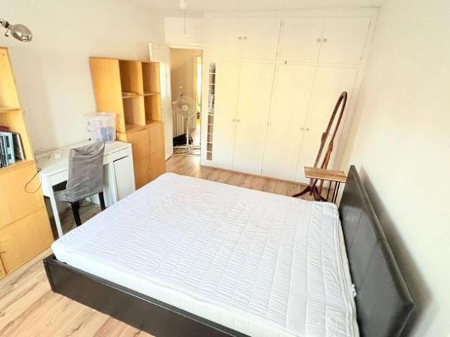 3 Bedroom Shared Living/roommate London London LS98603931