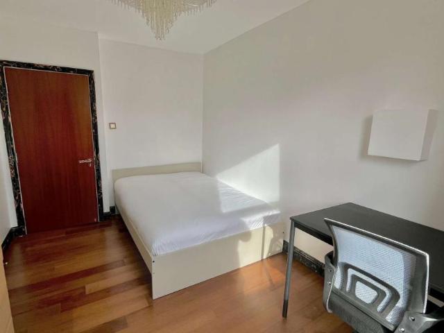 3 Bedroom Shared Living/roommate London London LS100946491
