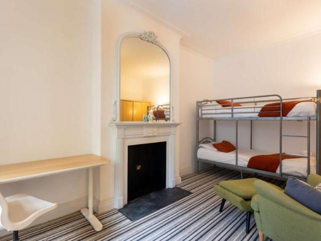 3 Bedroom Shared Living/roommate London London LS101736071