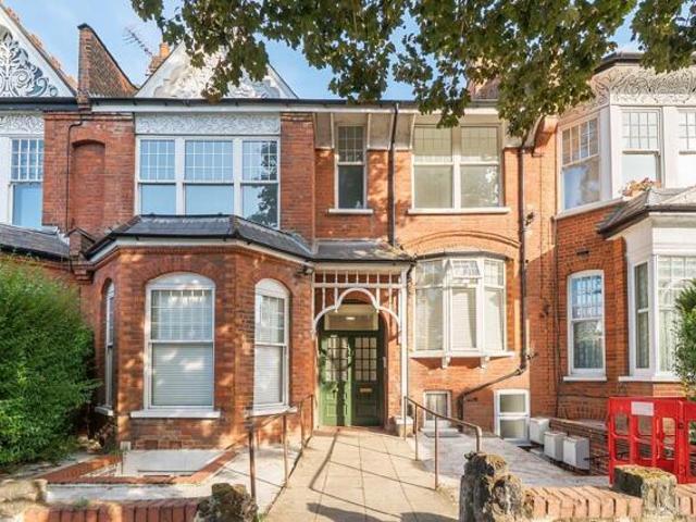 3 Bedroom Shared Living/roommate London London LS101866391