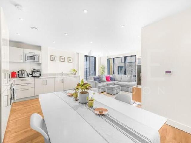 3 Bedroom Shared Living/roommate Londres Great London 100426588