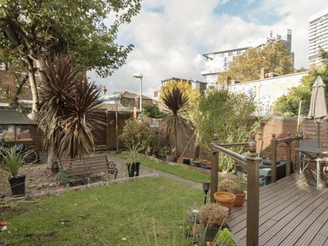 3 Bedroom Shared Living/roommate Londres Great London 99029029
