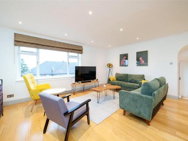 3 Bedroom Shared Living/roommate Londres Greater London 100097027