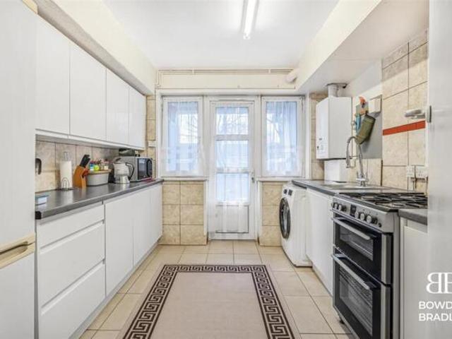 3 Bedroom Shared Living/roommate Londres Greater London 101678166
