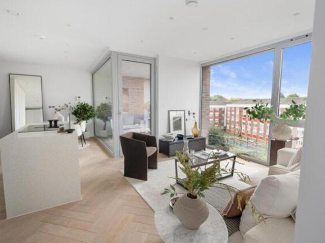 3 Bedroom Shared Living/roommate Londres Greater London LS99345225