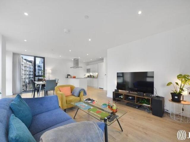 3 Bedroom Shared Living/roommate Londres Greater London LS101060084