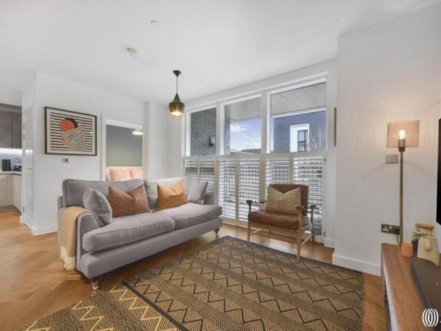3 Bedroom Shared Living/roommate Londres London 101996117
