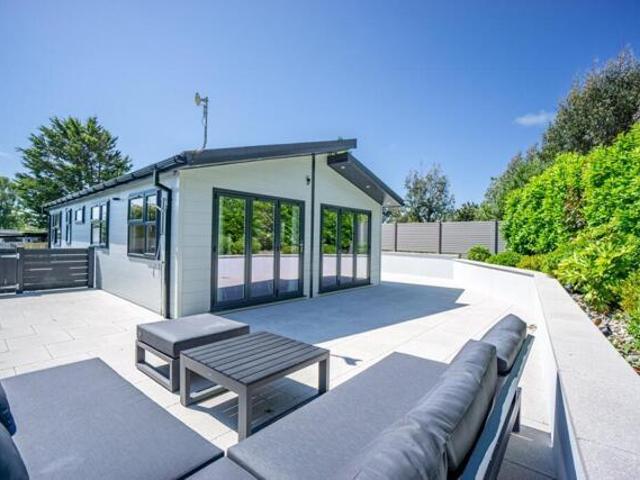 3 Bedroom Shared Living/roommate Pwllheli Gwynedd LS100426271