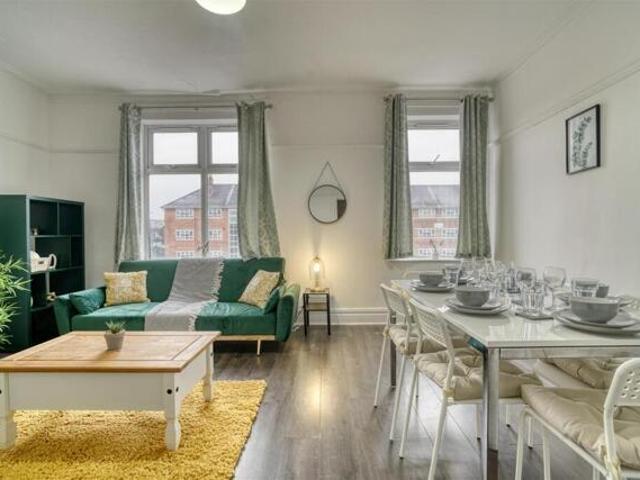 3 Bedroom Shared Living/roommate Stretford Stretford 101168362