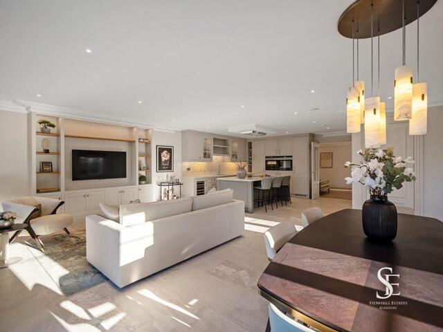 3 Bedroom Shared Living/roommate Surrey Windsor And Maidenhead LS98834922