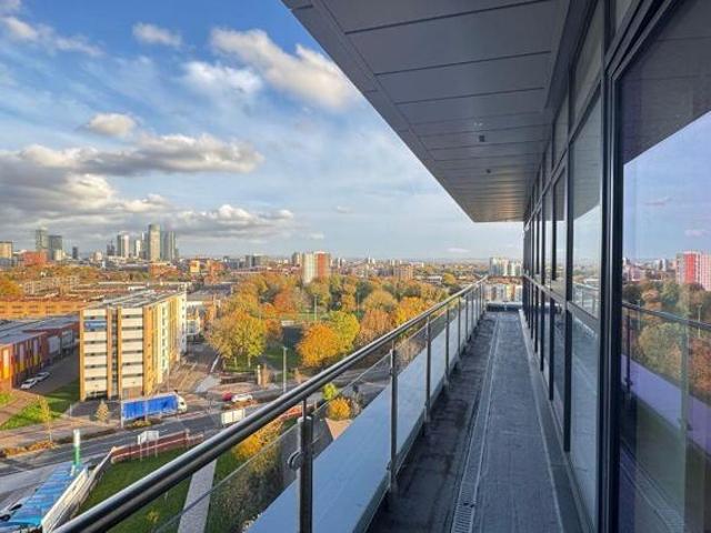 3 Bedroom Shared Living/roommate Salford Greater Manchester LS99345006
