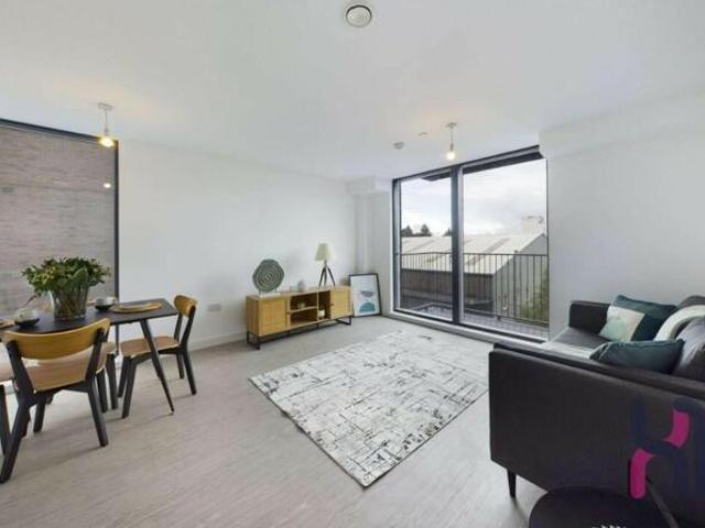 3 Bedroom Shared Living/roommate Salford Salford 100057723