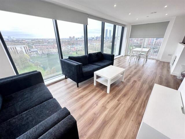 3 Bedroom Shared Living/roommate Salford Salford 101316062