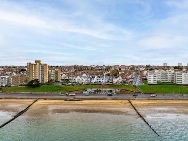 3 Bedroom Shared Living/roommate Southend On Sea Southend on Sea LS99952393