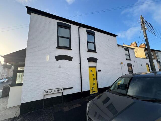 3 Bedroom Shared Living/roommate Taunton Somerset 101675662