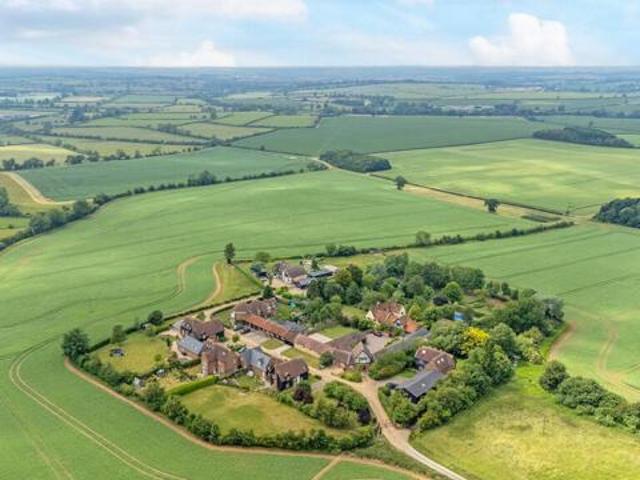 3 Bedroom Shared Living/roommate Toddington Gloucestershire LS100158611