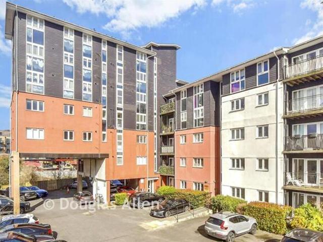 3 Bedroom Shared Living/roommate Wickford Essex LS101891835