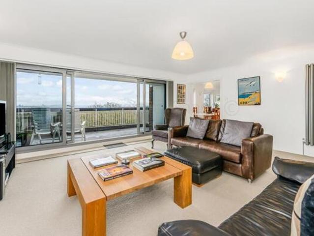 3 Bedroom Shared Living/roommate Woodford Greater London 100881573