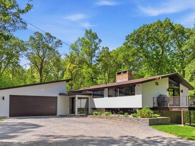 3 bedroom, Sherborn MA 01770 104008231
