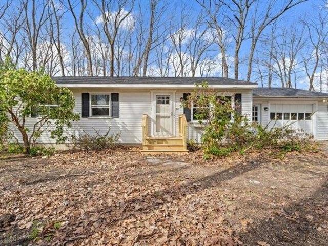 3 bedroom, Shirley MA 01464 102447089