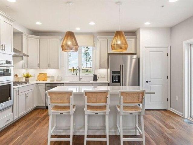 3 bedroom, Shrewsbury MA 01545 104788953