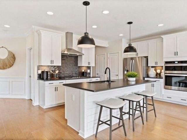 3 bedroom, Shrewsbury MA 01545 104850429