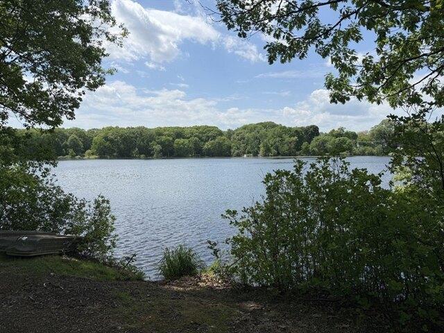3 bedroom, Shrewsbury MA 01545 LS102586767