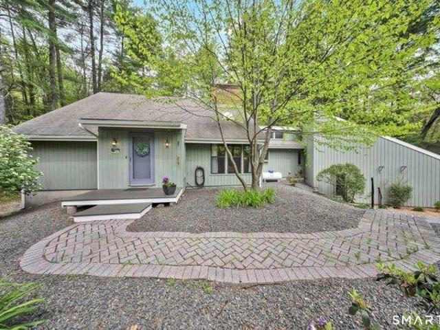 3 bedroom, Simsbury CT 06070 102585930