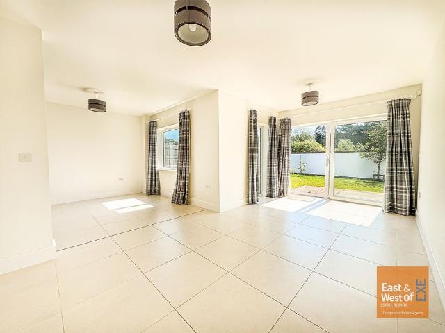 3 bedroom Spacious Three Bedroom Detached House to rent
