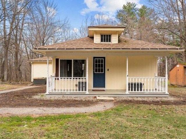 3 bedroom, Spencer MA 01562 102212194