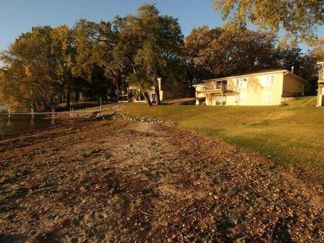 3 bedroom, Spirit Lake IA 51360 95935370