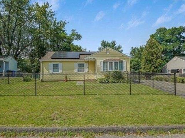 3 bedroom, Springfield MA 01104 104511227