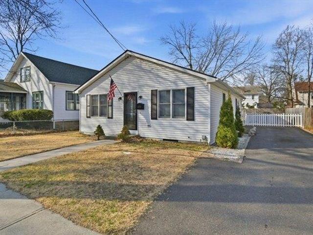 3 bedroom, Springfield MA 01104 LS102312640
