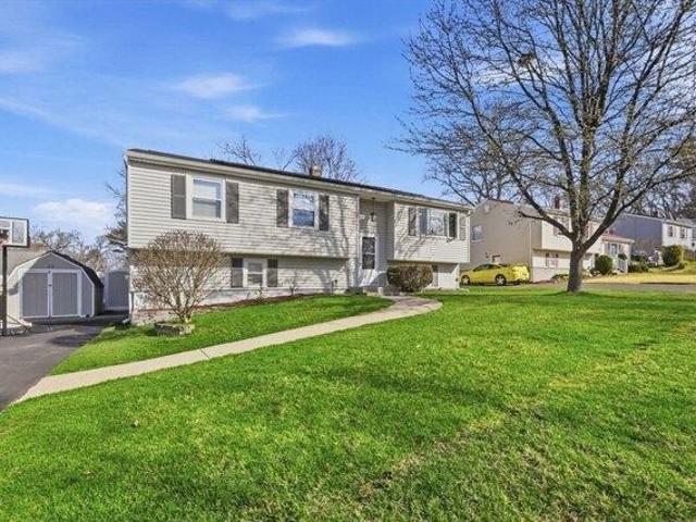 3 bedroom, Springfield MA 01108 102633246