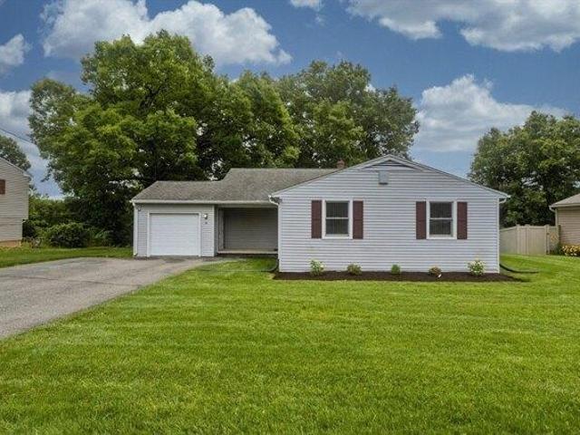 3 bedroom, Springfield MA 01109 104789322