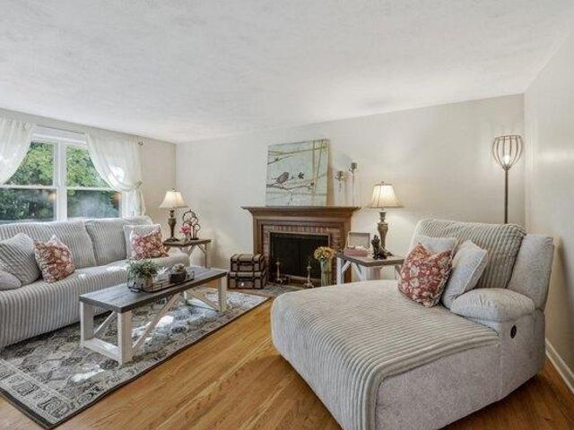 3 bedroom, Springfield MA 01128 105191644