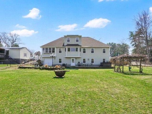 3 bedroom, Springfield MA 01129 102670542