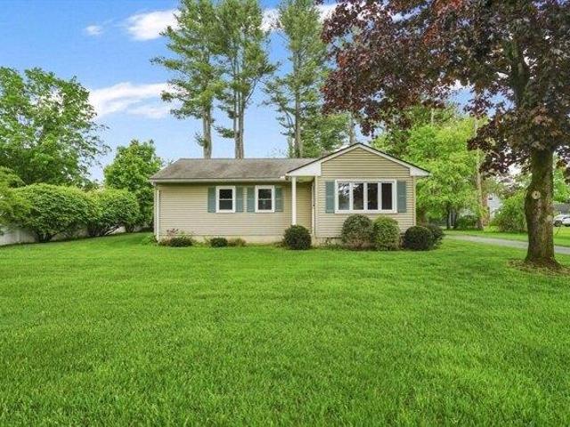 3 bedroom, Springfield MA 01129 102728813