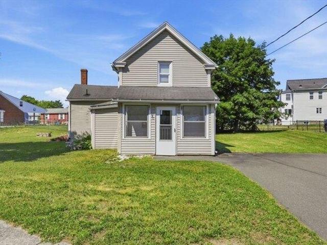 3 bedroom, Springfield MA 01151 105060907