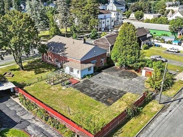 3 bedroom, Springfield MA 01151 102586081
