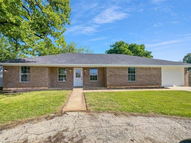 3 bedroom, Springtown TX 76082 LS90075856
