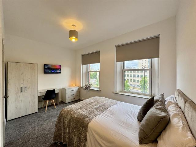 3 bedroom Student Flat to rent in Cross Street, Blackfriars, Newcastle Upon Tyne NE1