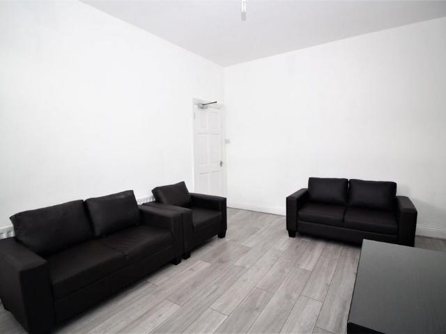 3 bedroom Student Flat to rent in Spencer Street, Heaton, Newcastle Upon Tyne