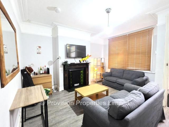 3 Bedroom Student Houses Hyde Park Leeds