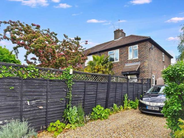 3 Bedroom Studio Flat