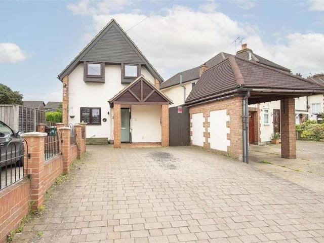 3 Bedroom Studio Flat