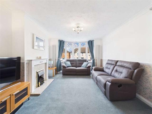 3 Bedroom Studio Flat