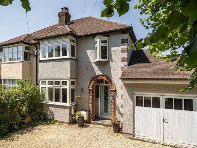 3 Bedroom Studio Flat
