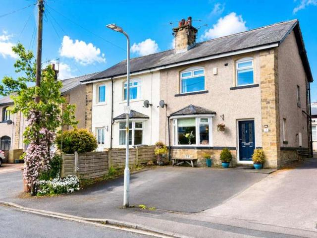 3 Bedroom Studio Flat